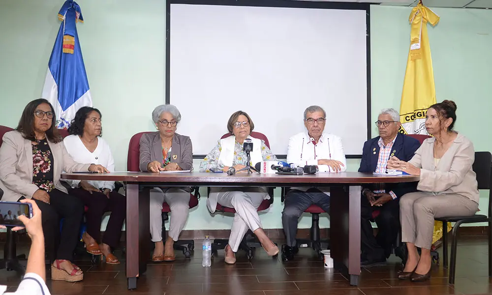 Los médicos pensionados piden mejoras en el seguro de salud