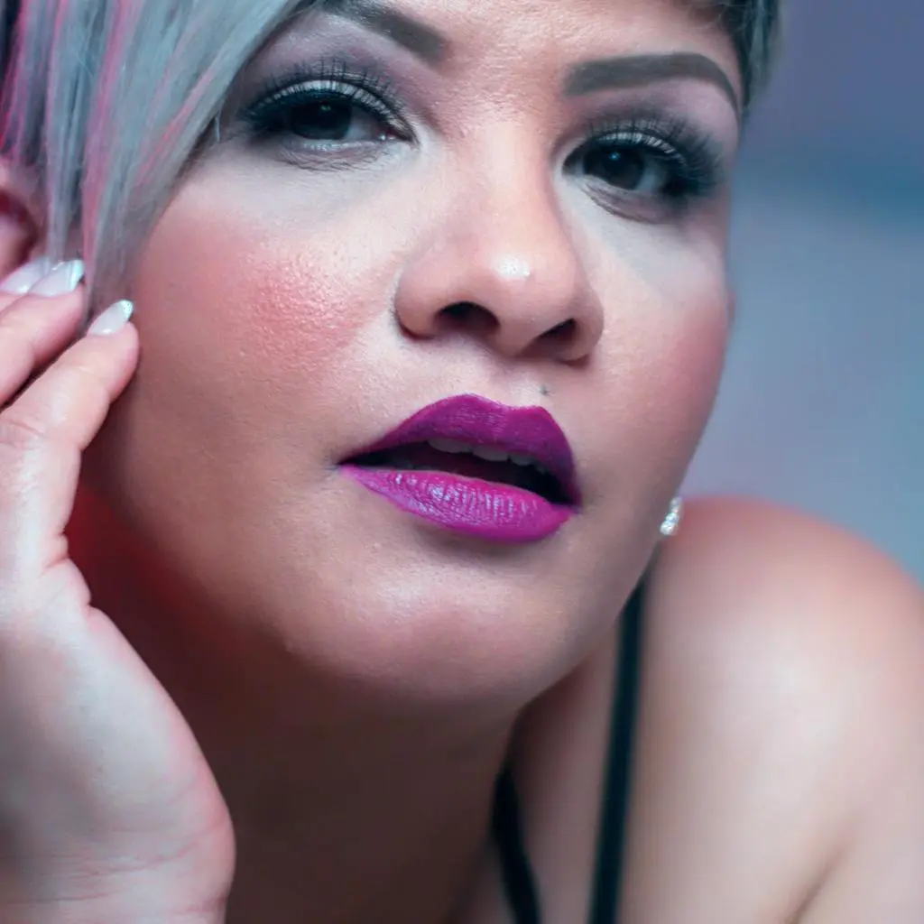 Sary vuelve a conquistar al público con "Qué Agonía"