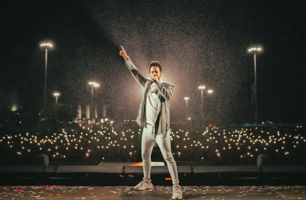 Manny Cruz canta ante más 20 mil personas en Venezuela