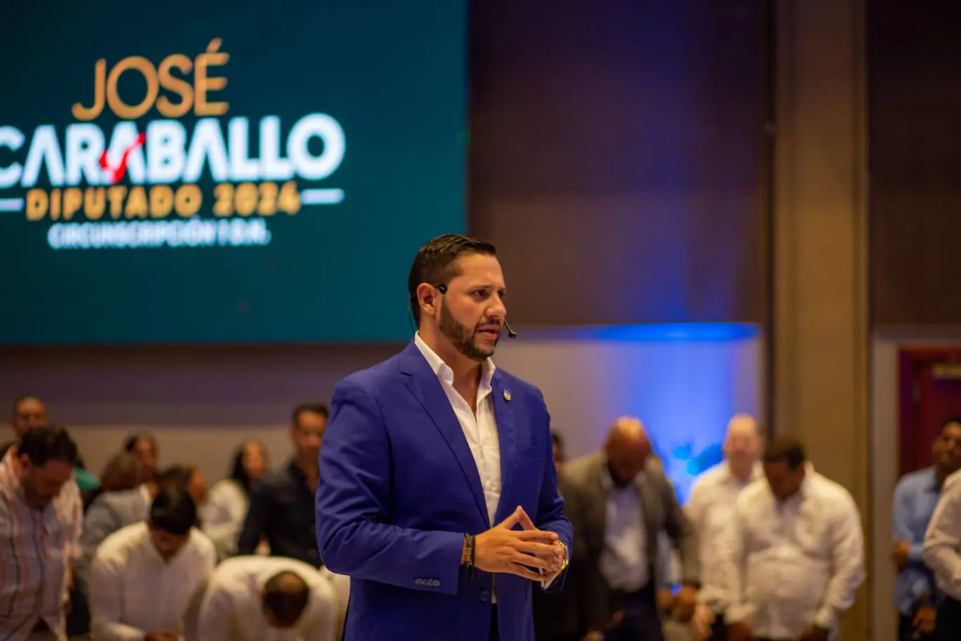 José Caraballo presenta precandidatura a diputado por circunscripción 1...