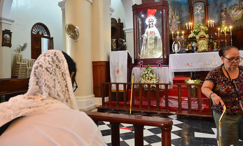 Santo Cerro recibe a devotos por el día de la Virgen de las Mercedes ...