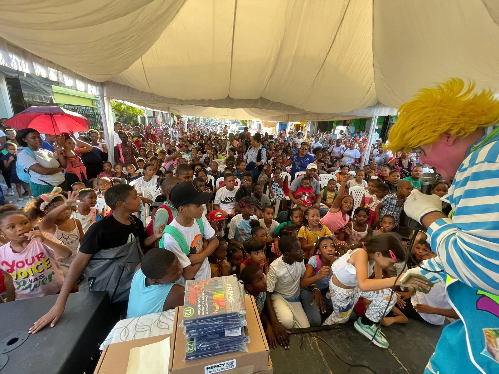 Rency Designs Donations USA dona útiles escolares a niños escasos re...