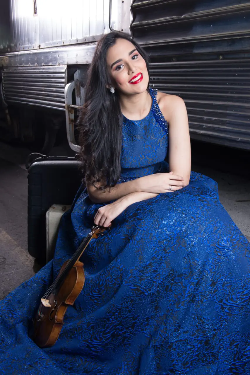 Aisha Syed, Rafael Solano y Luis McDougal en “Por Amor a través de las ...