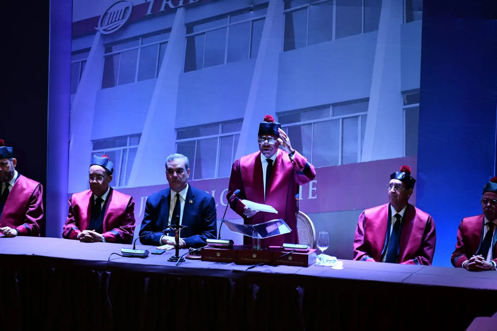 En 179 aniversarios Constitución, presidente TC llama a defender la ...