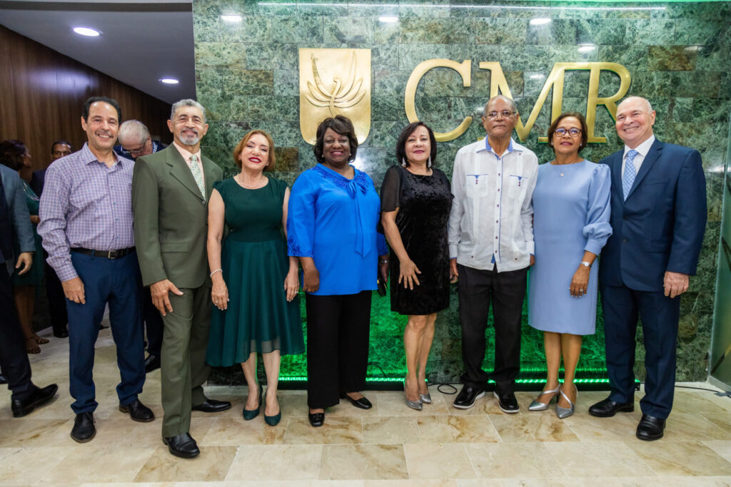 Centro Médico Real celebra acto con motivo de sus 25 años de fundado ...