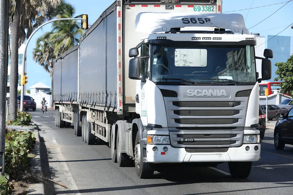 Intrant prohíbe circulación de vehículos de carga durante Dìa de La ...
