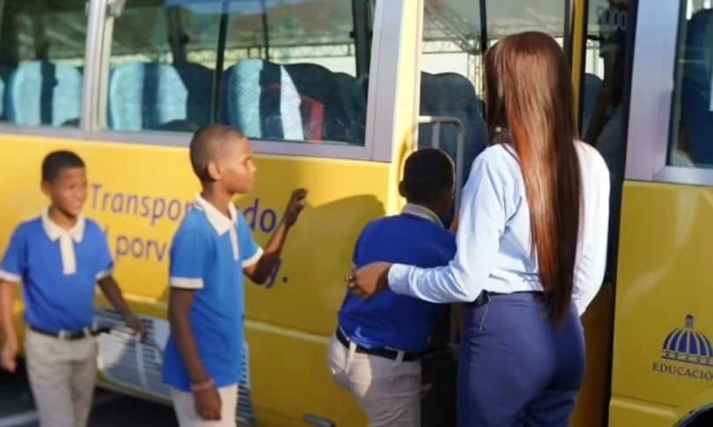 TRAE transporta más de 3 millones de estudiantesen un año - Periódico ...