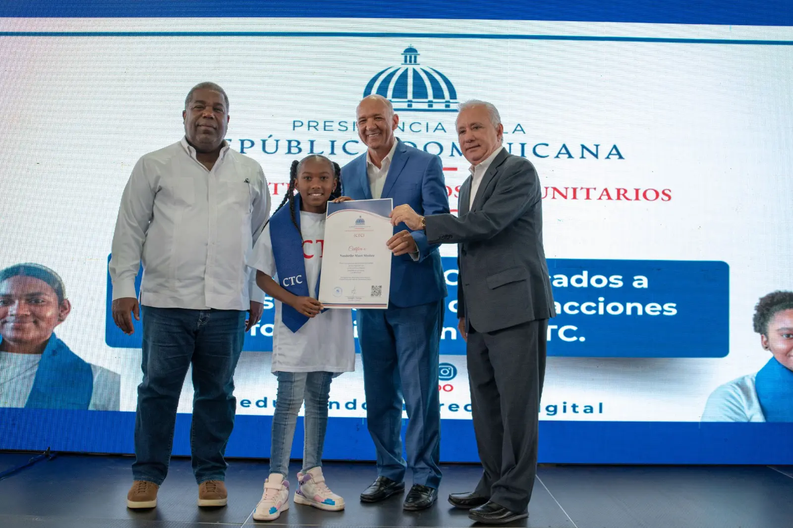 CTC certifica 900 jóvenes en distintas áreas tecnológicas