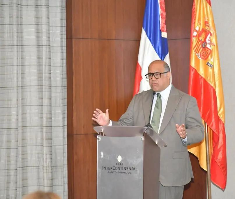 Valerio Jiminián Roa impulsa cumplimiento empresarial j