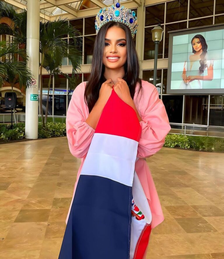 María Victoria Bayo se va a representar a RD en Miss World en India