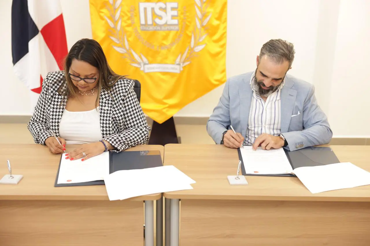 ITSE Panamá y IQTEK firman convenio para impartir educación sobre las TIC - Periódico elCaribe