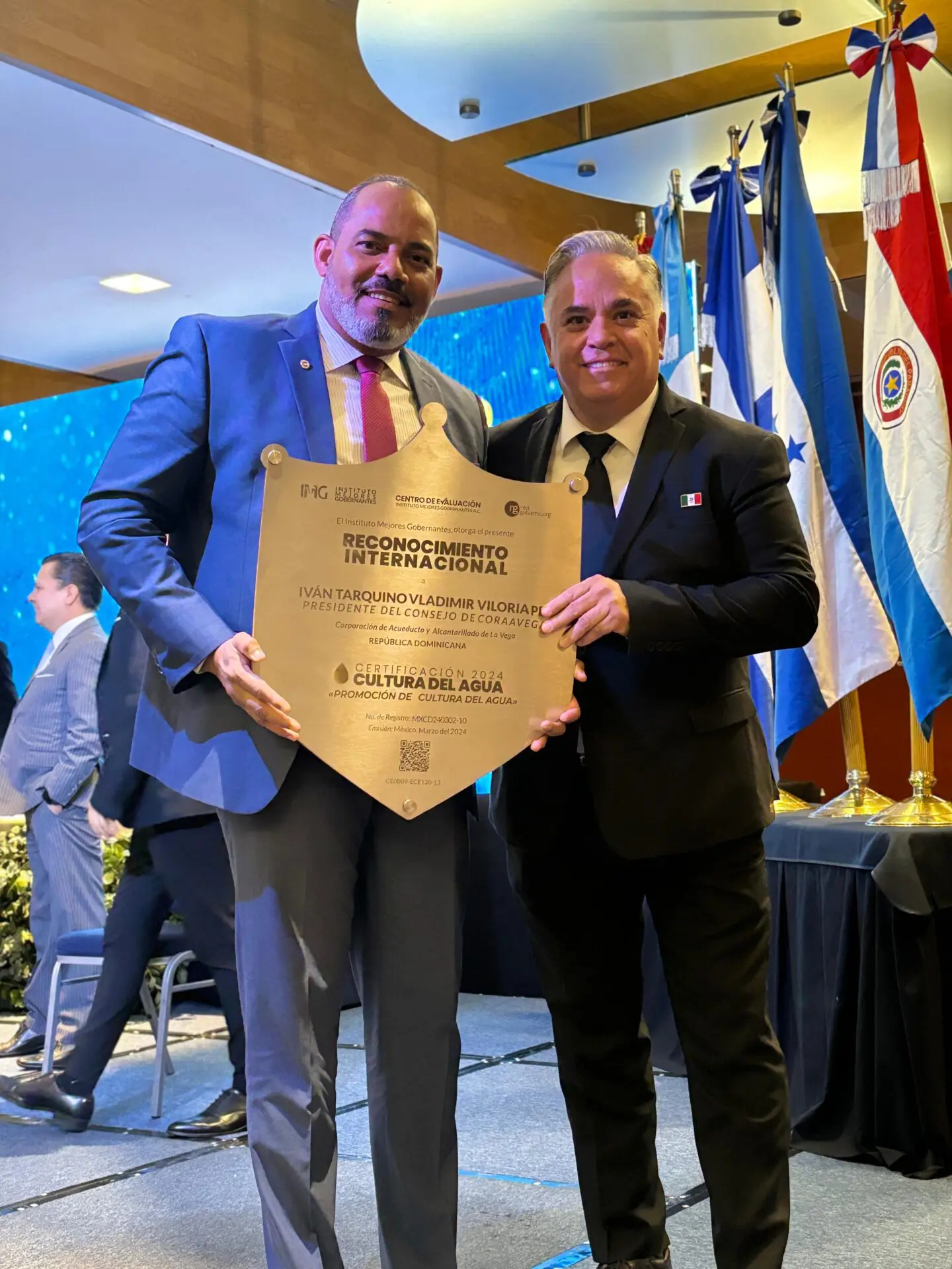 Presidente de CORAAVEGA recibe reconocimiento internacional por gestión ...