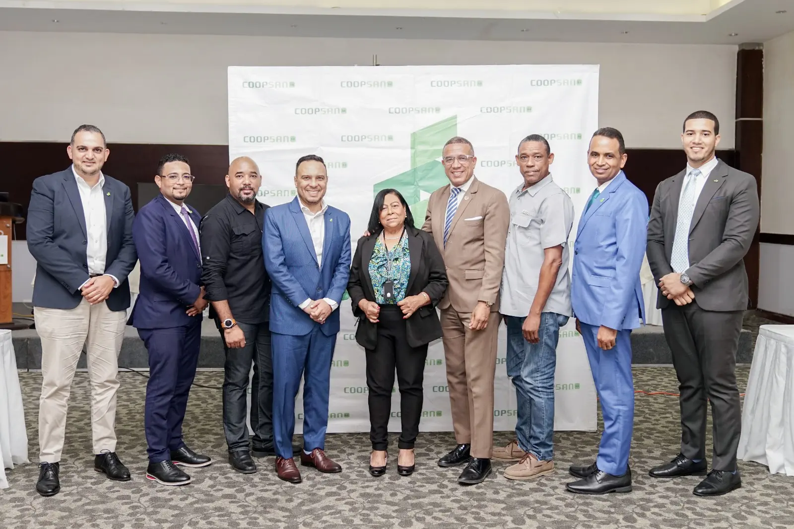 COOPSANO realiza taller sobre la desinformación y la IA dirigida a ...
