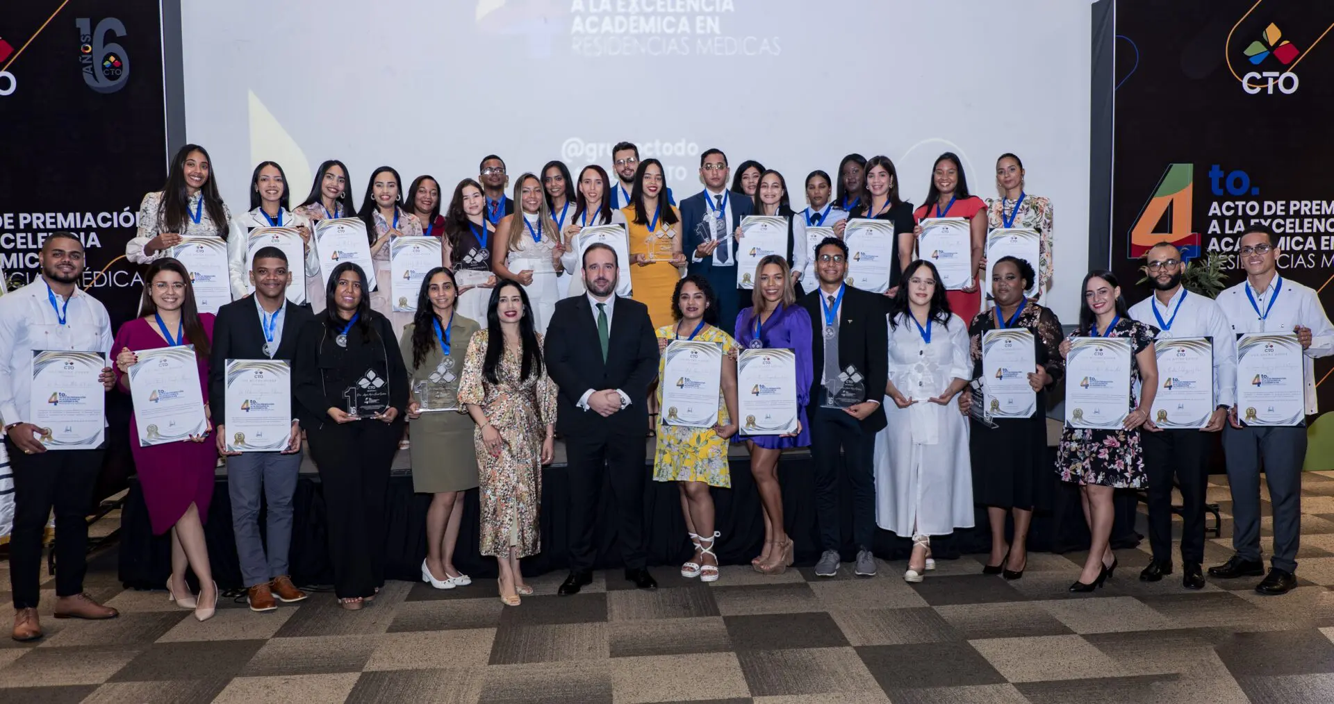 Grupo CTO premia la Excelencia Académica en Residencias Médicas