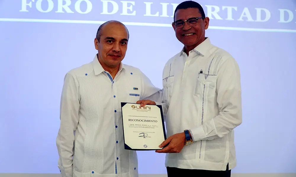 Universidad de México reconoce aportes periodista Rafael Menoscal ...