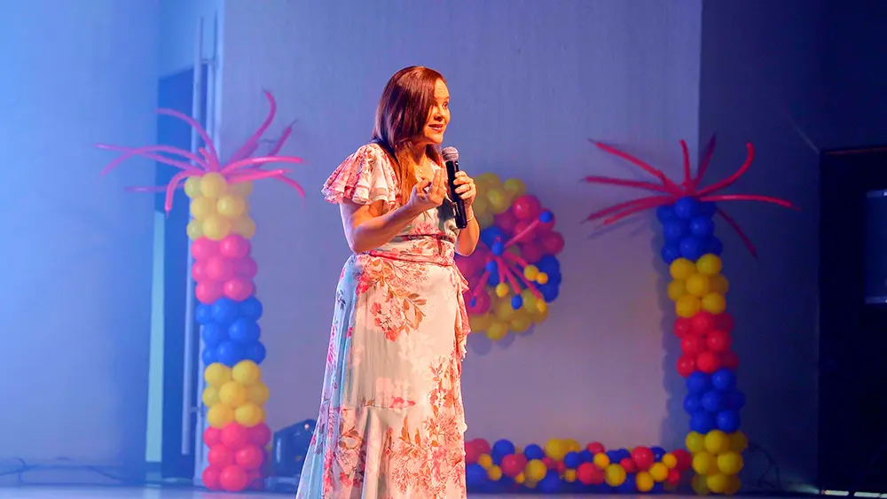 Colegio concluye año escolar con festival artístico - Periódico elCaribe