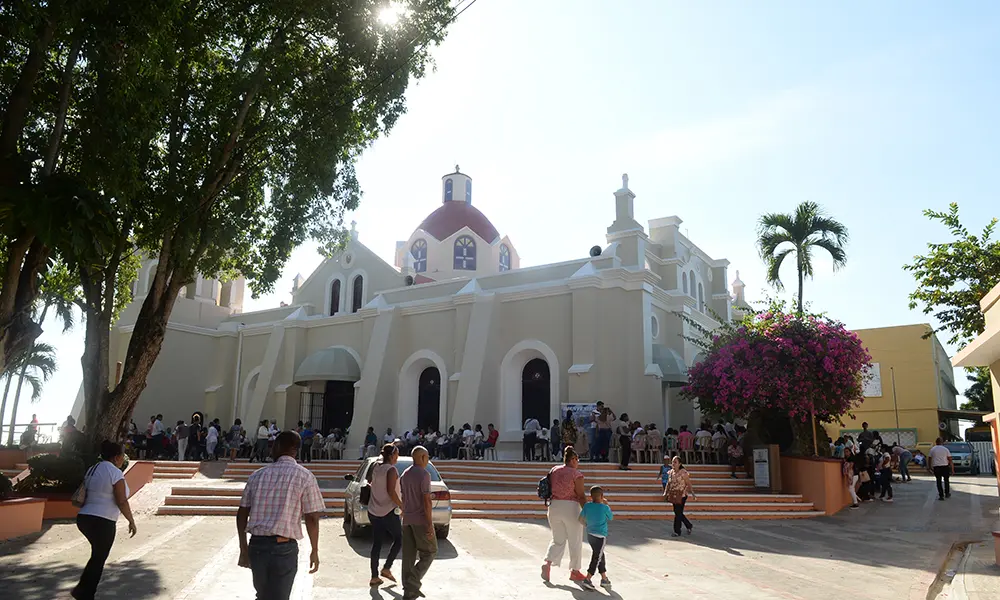 Santo Cerro recibe cientos feligreses - Periódico elCaribe