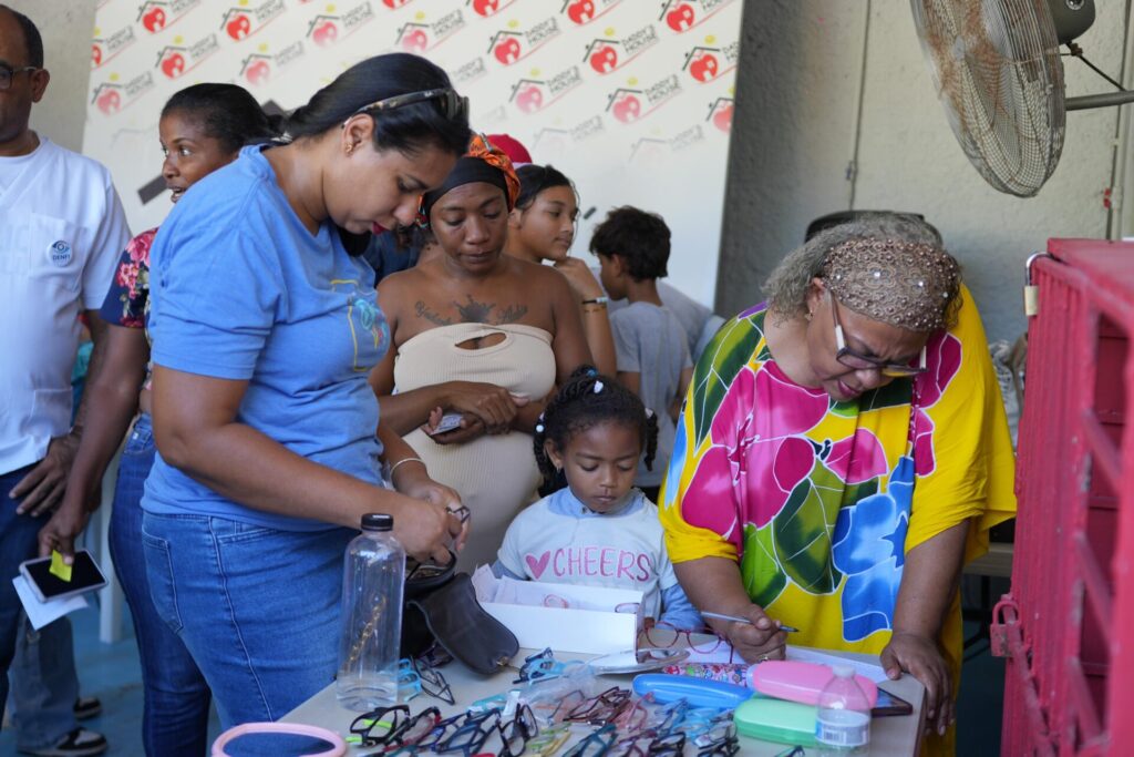 Fundacion Denfi, Charity Vision Internacional y el Ministerio Acacia