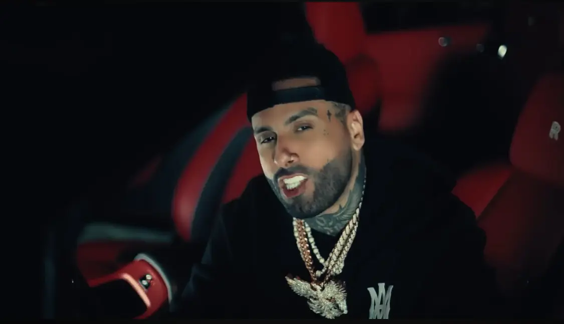 Nicky Jam estrena 'Roxxxstar' junto a Geo y celebra su brillante