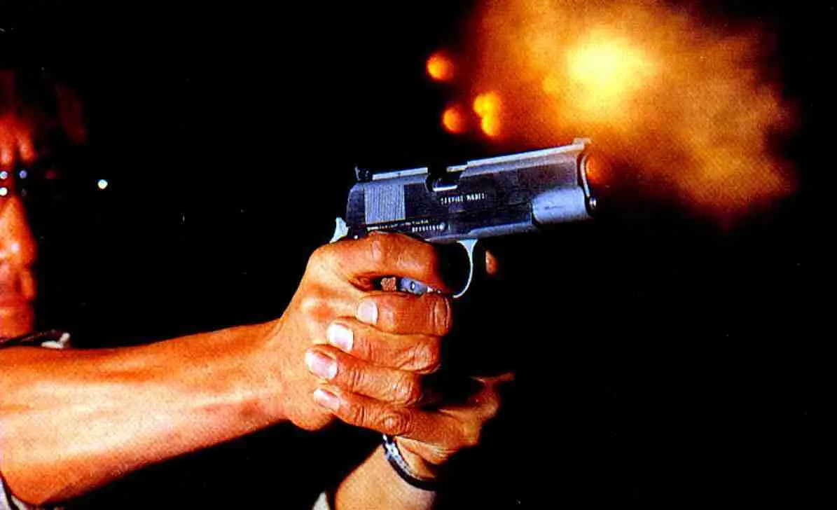 Hermana mata a adolescente de 14 años en SFM