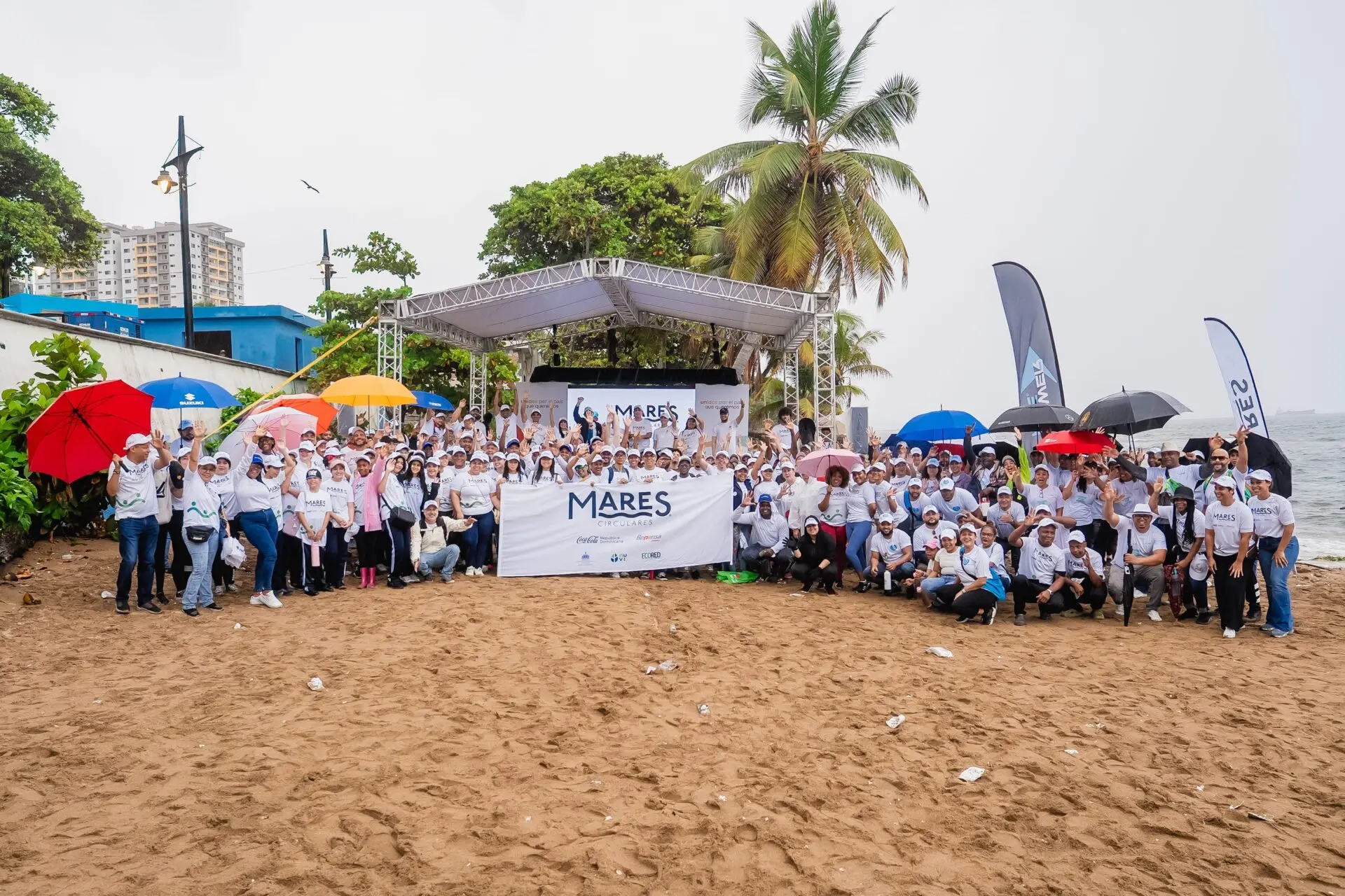 Más de 40 instituciones se unen en la playa Güibia para promover ...
