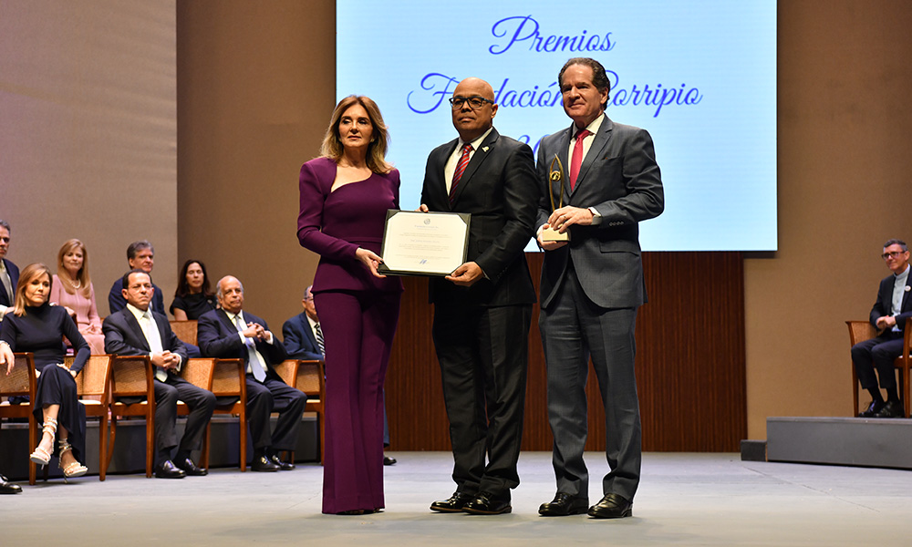 Fundación Corripio entrega premio 2025 - Periódico elCaribe