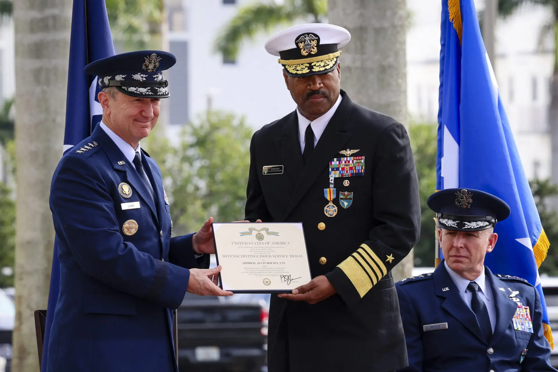 Asume nuevo jefe de Comando Sur de EEUU