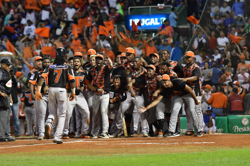 Leones y Toros pican delante en apertura del Round Robin