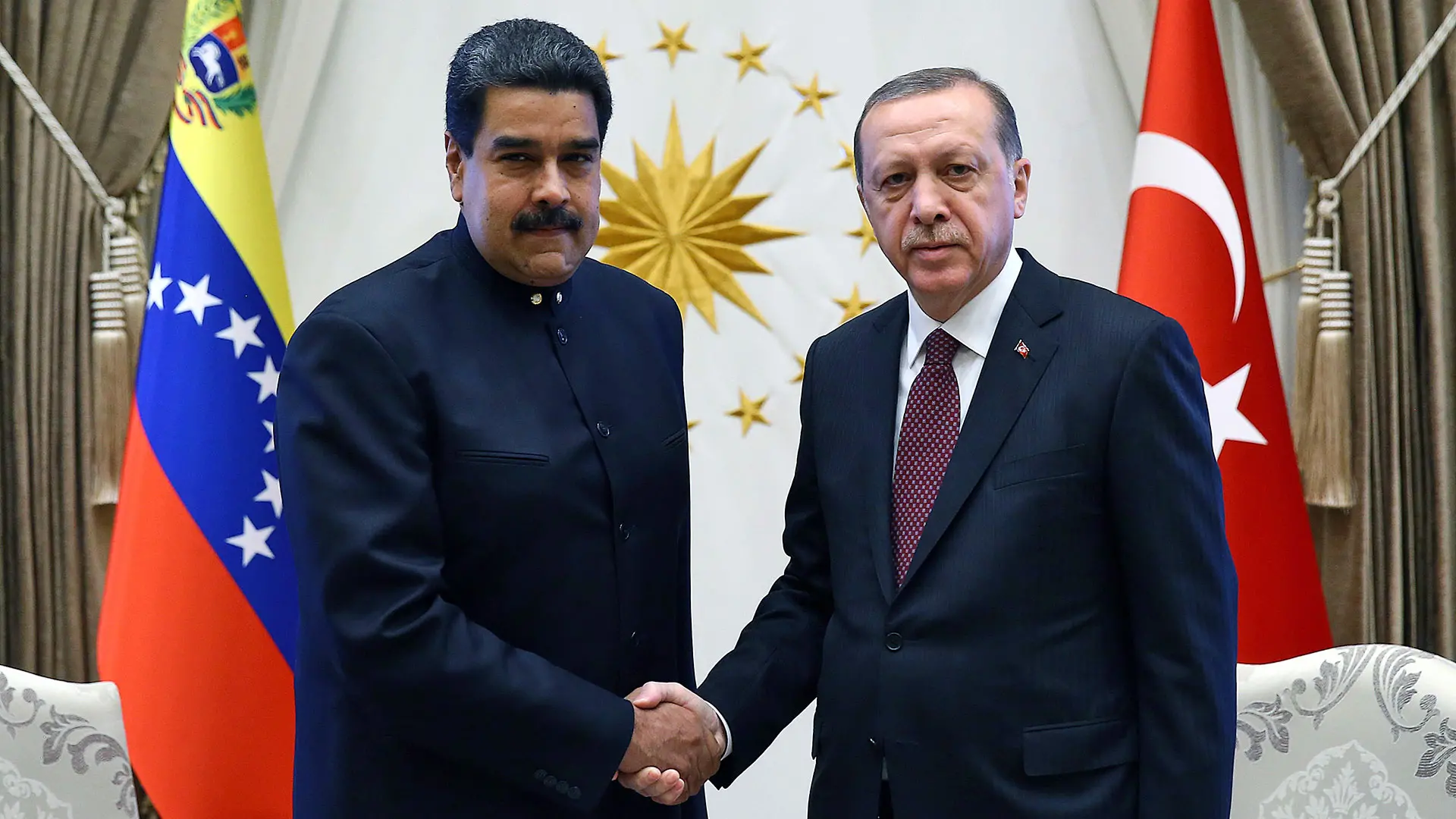 Maduro conversa en restablecer ruta aérea de Turkish
