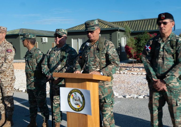 Ministro de Defensa recorre unidades fronterizas