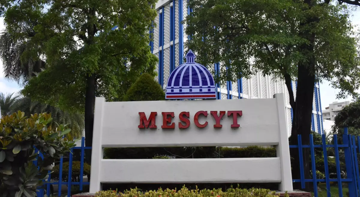 Guía completa para aplicar a las Becas Mescyt 2026
